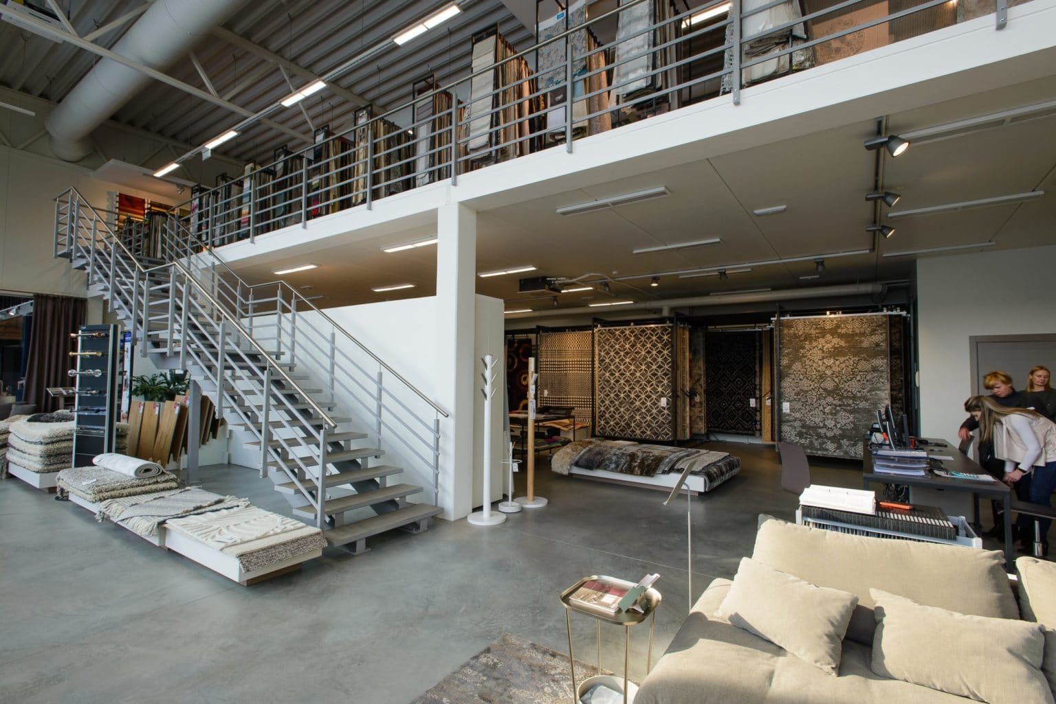 Par mums - DECCO CENTRS