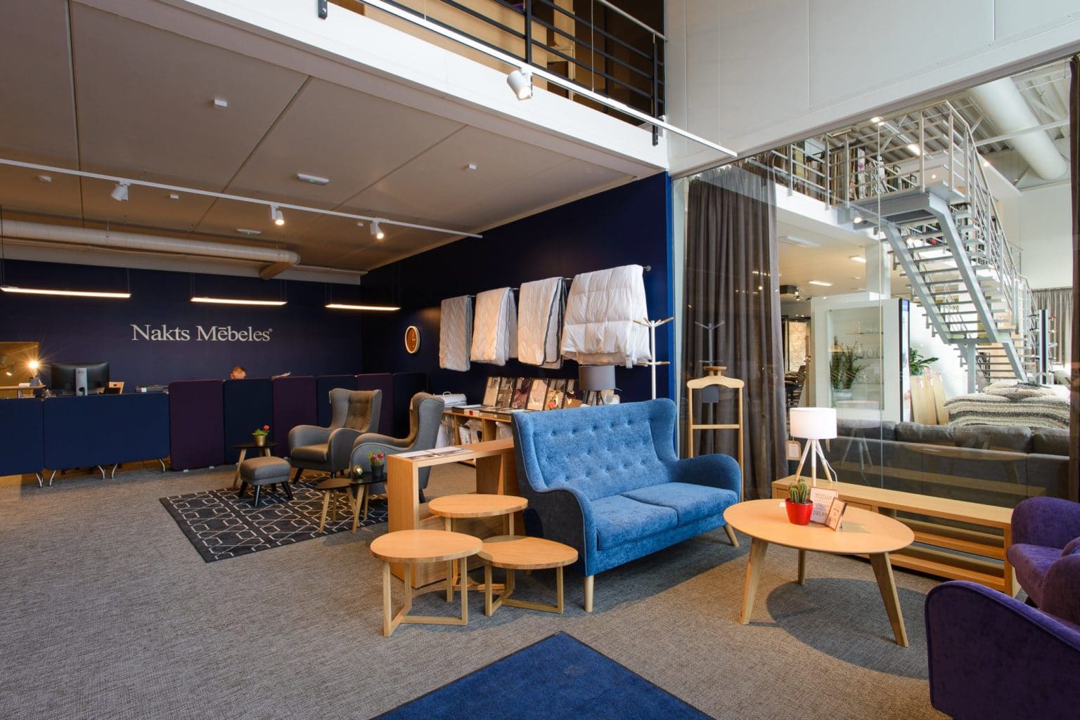 Par mums - DECCO CENTRS